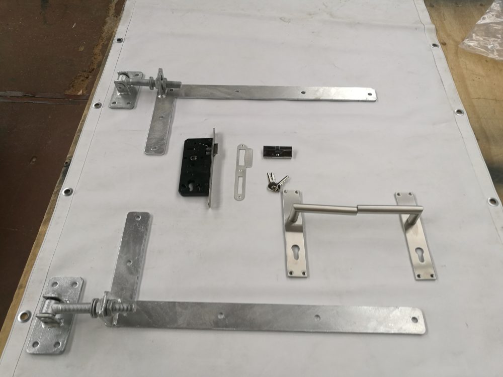 Set verstelbaar hoekbeslag zware uitvoering vuurverzinkt tbv "enkele ...